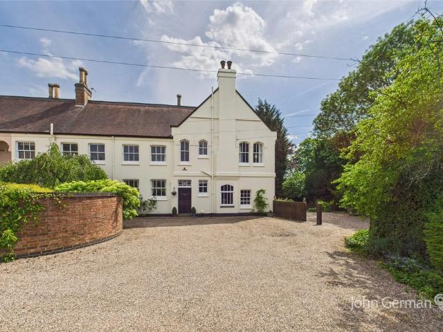 5 bedroom semi detached house for sale