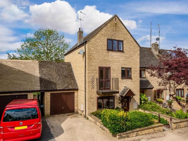 5 bedroom semi detached house for sale