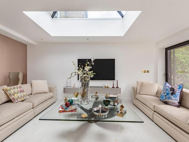 5 bedroom semi detached house for sale