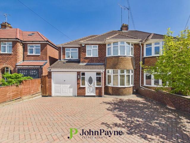 5 bedroom semi detached house for sale
