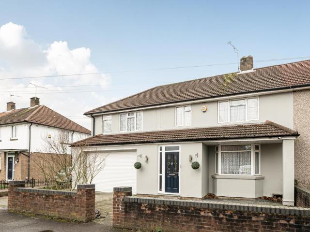 5 bedroom semi detached house for sale