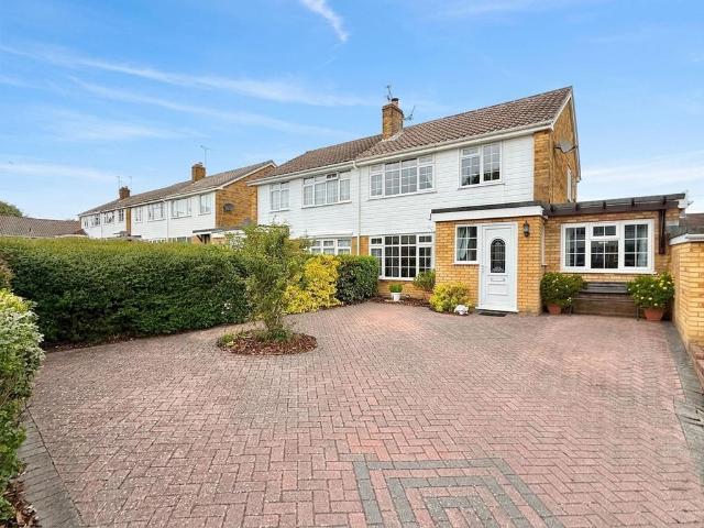 5 bedroom semi detached house for sale