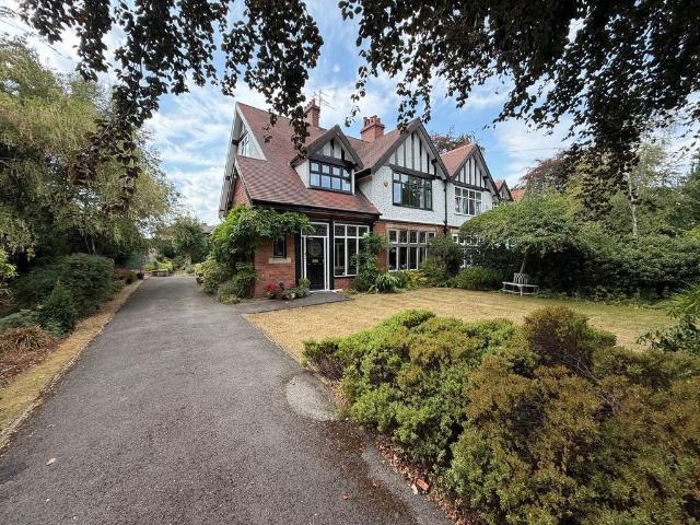 5 bedroom semi detached house for sale