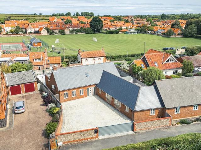 5 bedroom semi detached house for sale