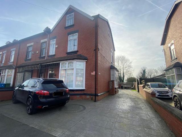 5 bedroom semi detached house for sale