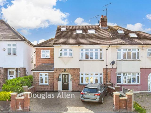5 bedroom semi detached house for sale