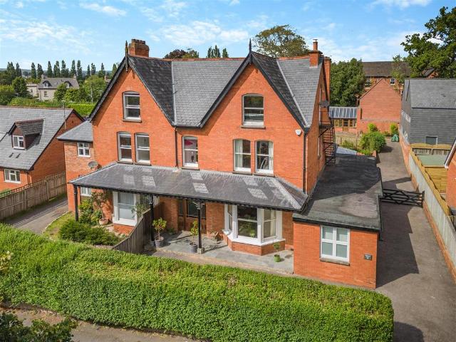 5 bedroom semi detached house for sale