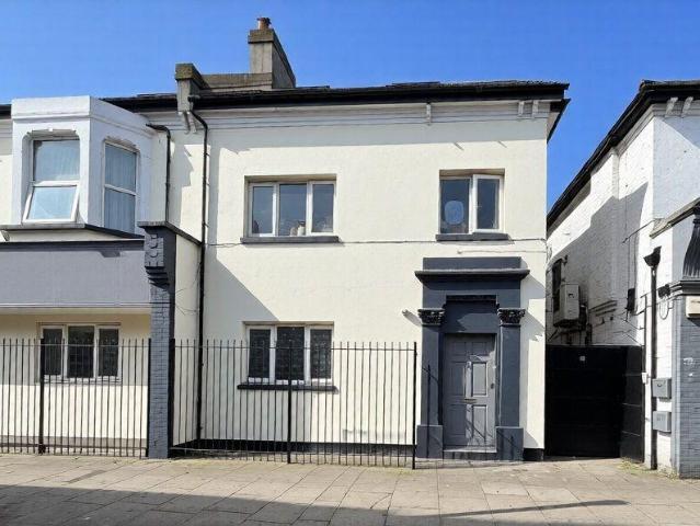 5 bedroom semi detached house for sale