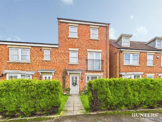 5 bedroom semi detached house for sale