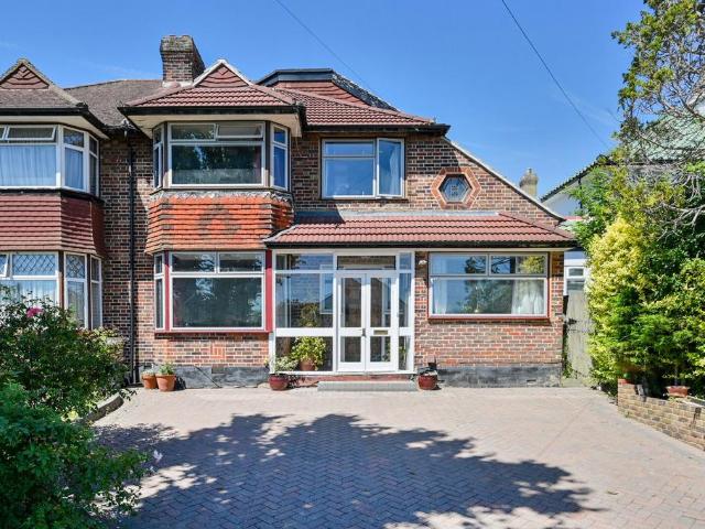 5 bedroom semi detached house for sale