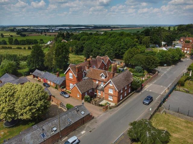 5 bedroom semi detached house for sale