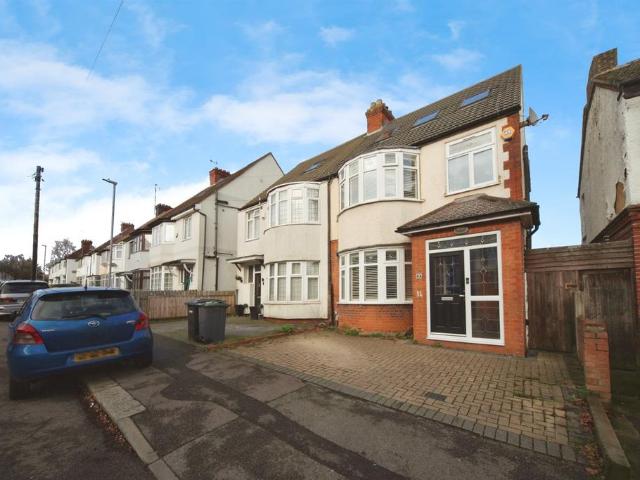 5 bedroom semi detached house for sale