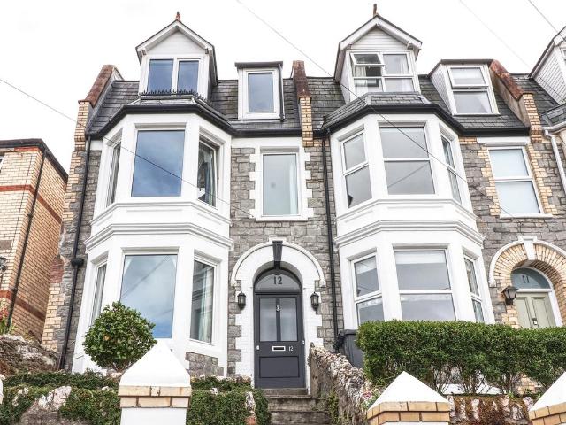 5 bedroom semi detached house for sale
