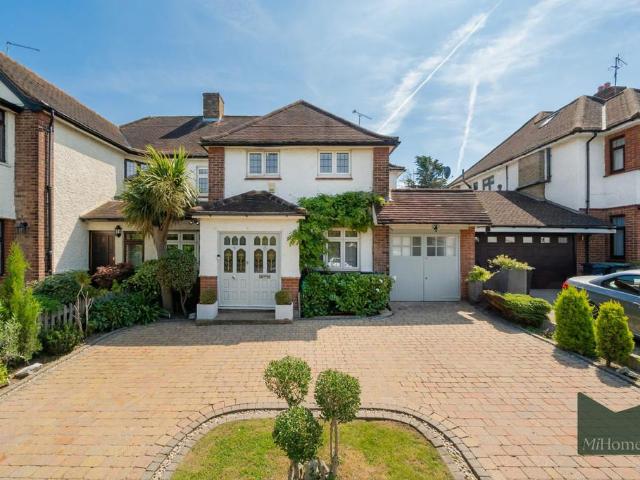 5 bedroom semi detached house for sale