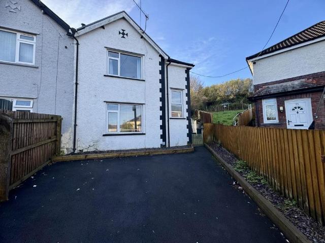 5 bedroom semi detached house for sale