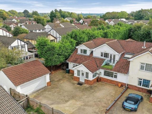 5 bedroom semi detached house for sale
