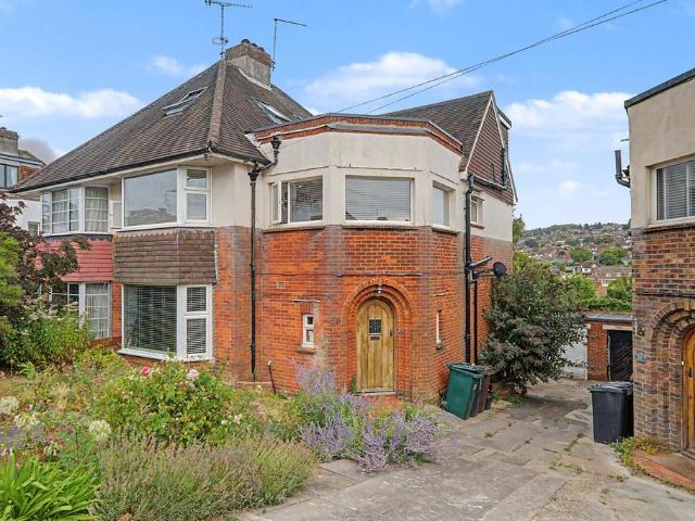 5 bedroom semi detached house for sale