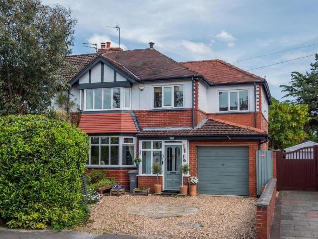5 bedroom semi detached house for sale