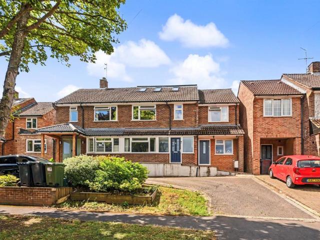 5 bedroom semi detached house for sale