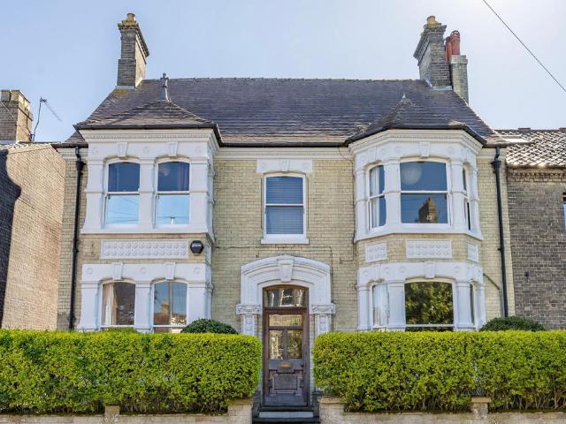 5 bedroom semi detached house for sale