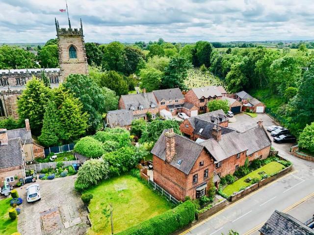 5 bedroom semi detached house for sale