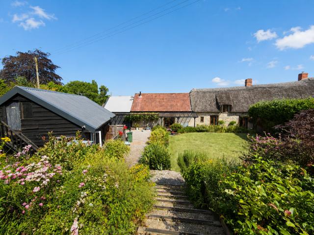 5 bedroom semi detached house for sale