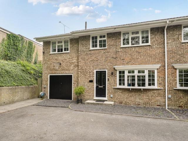 5 bedroom semi detached house for sale