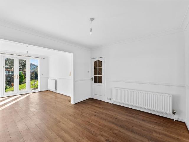 5 bedroom semi detached house for sale