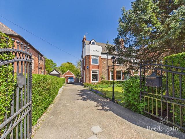 5 bedroom semi detached house for sale