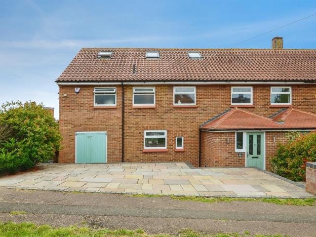 5 bedroom semi detached house for sale