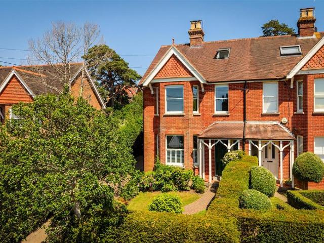5 bedroom semi detached house for sale