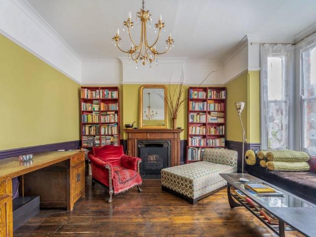 5 bedroom semi detached house for sale