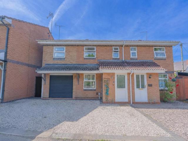 5 bedroom semi detached house for sale