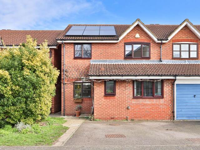 5 bedroom semi detached house for sale