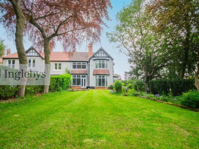 5 bedroom semi detached house for sale
