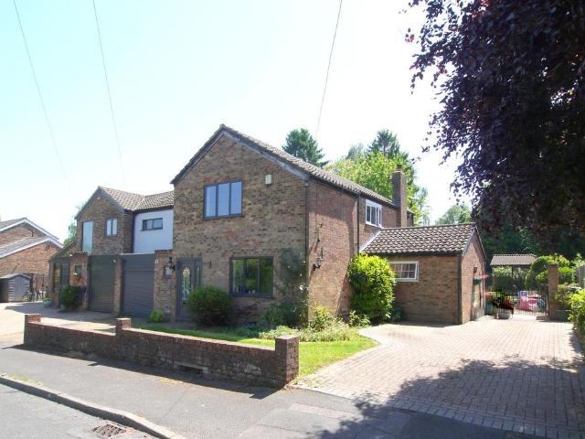 5 bedroom semi detached house for sale