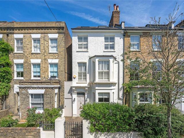 5 bedroom semi detached house for sale