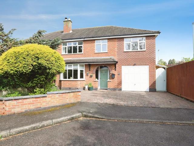 5 bedroom semi detached house for sale