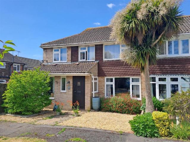 5 bedroom semi detached house for sale
