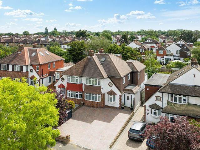 5 bedroom semi detached house for sale