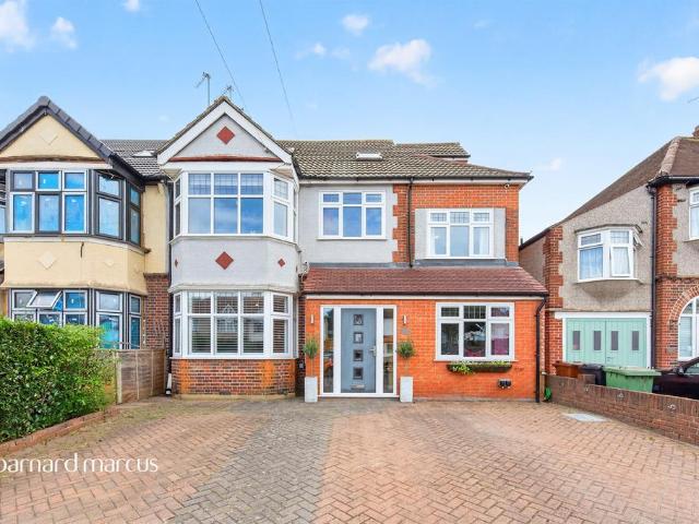 5 bedroom semi detached house for sale