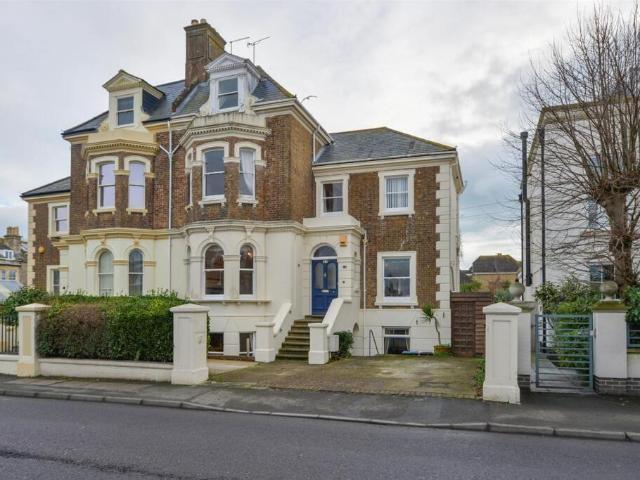 5 bedroom semi detached house for sale