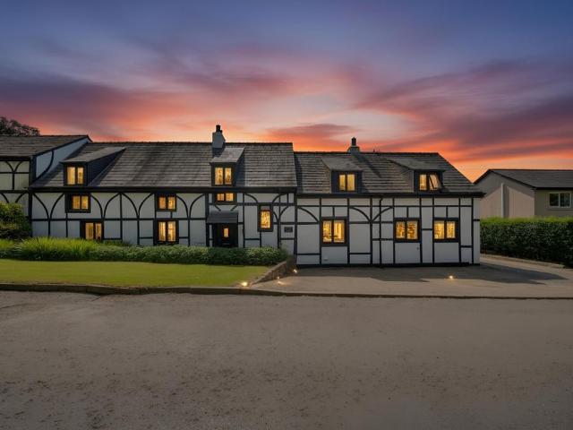 5 bedroom semi detached house for sale