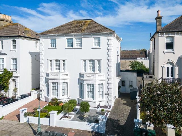 5 bedroom semi detached house for sale