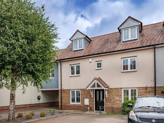 5 bedroom semi detached house for sale