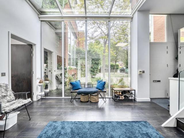 5 bedroom semi detached house for sale