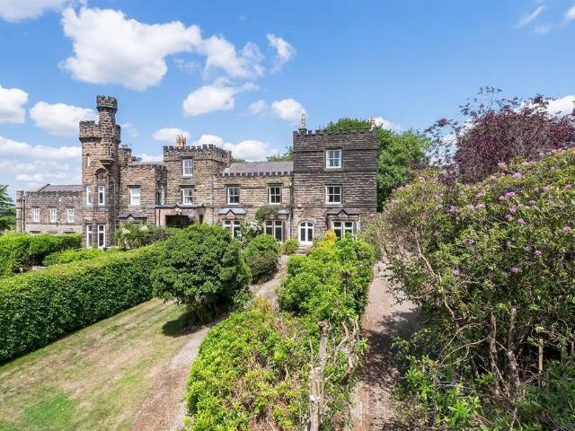 5 bedroom semi detached house for sale