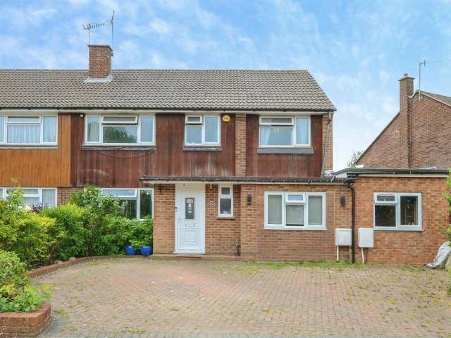 5 bedroom semi detached house for sale