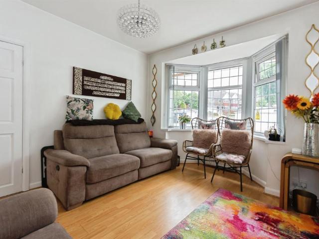 5 bedroom semi detached house for sale
