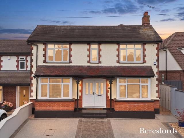 5 bedroom semi detached house for sale
